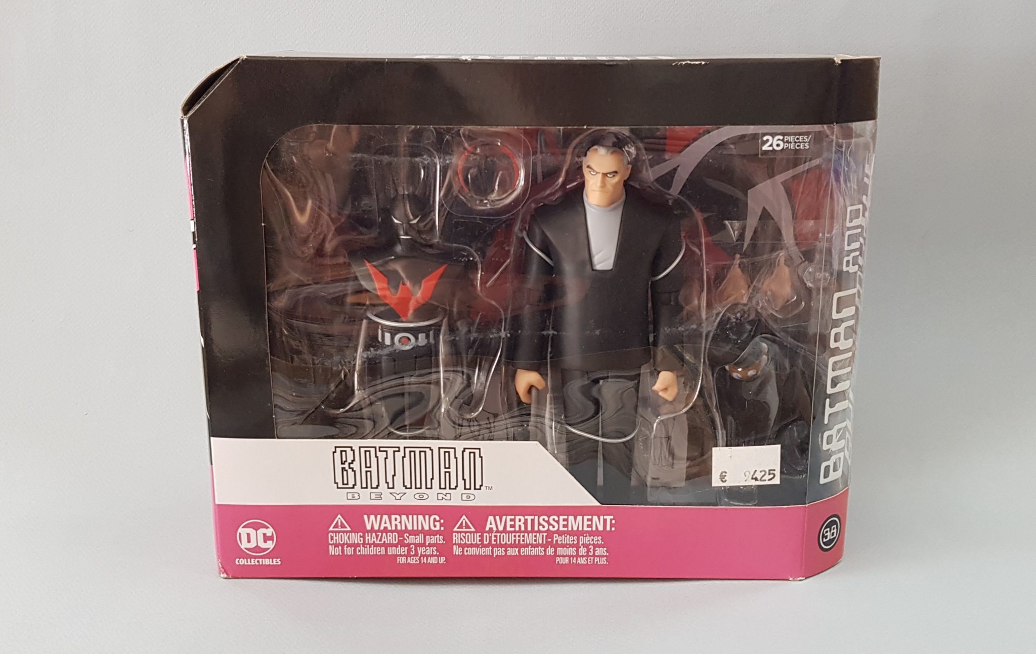 DC Collectibles BATMAN BEYOND: BATMAN, BRUCE WAYNE & ACE ACTION FIGURES ...